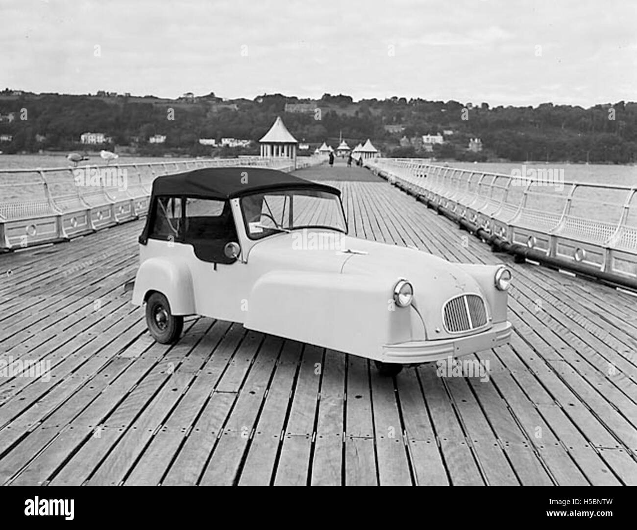1950s small car hi-res stock photography and images - Alamy