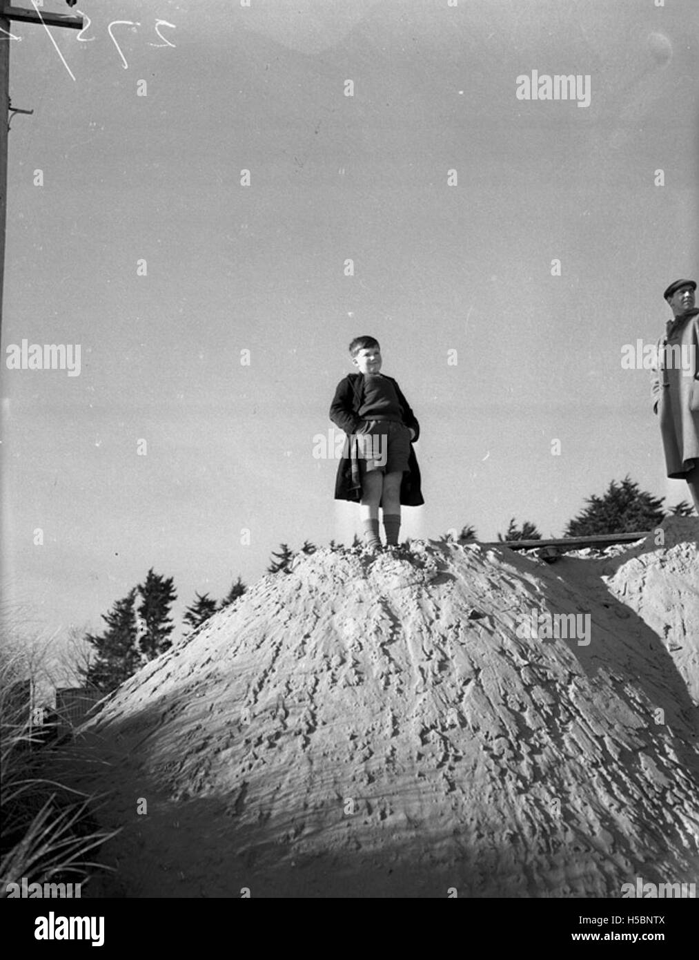 Hot in the sun Black and White Stock Photos & Images - Alamy