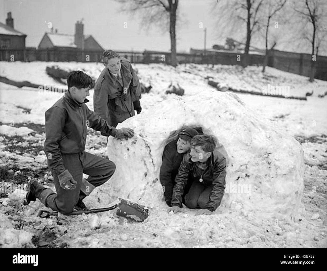 Children Building Igloo High Resolution Stock Photography and Images ...