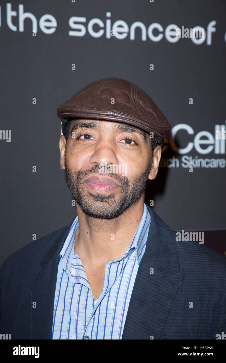 Kevin Carroll attends 'GBK's Pre-Golden Globes Celebrity Gifting Suite ...