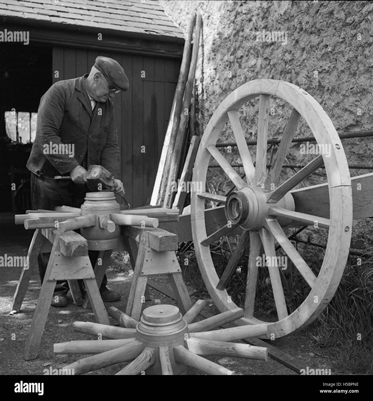 A portrait of Gruffydd Williams, a 71-year-old wheelwright from Ty’n ...