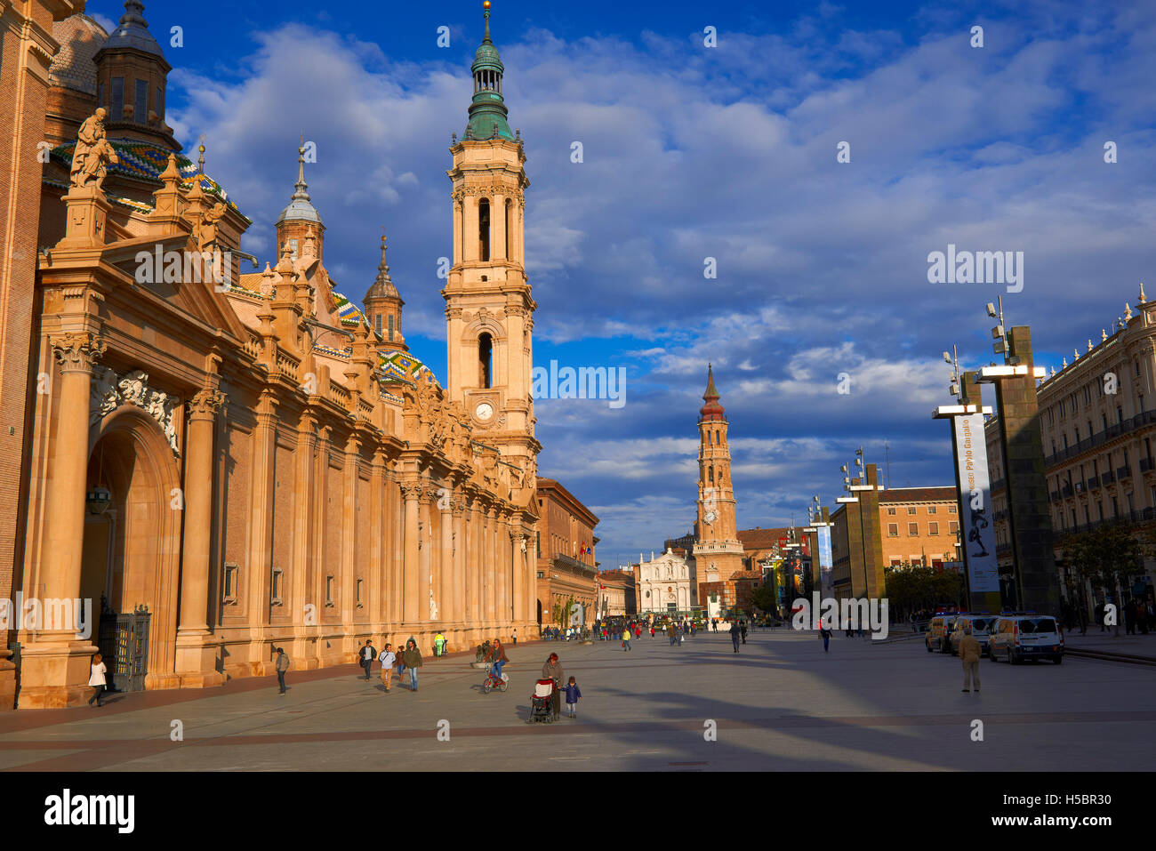 Zaragoza, Basílica del Pilar, La Seo cathedral, Basilica del Pilar ...