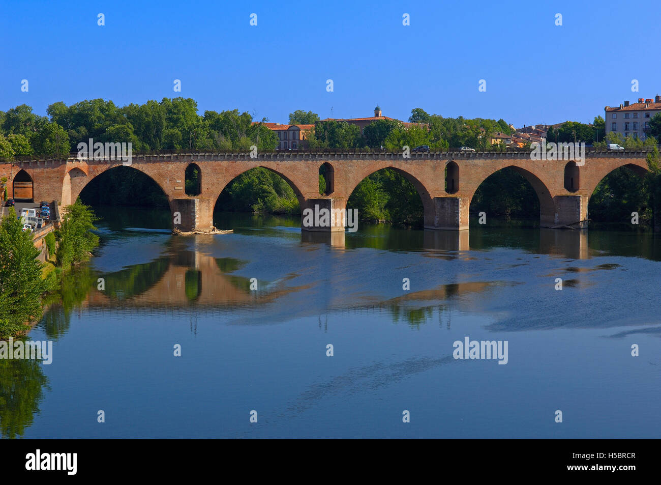 Montauban, River Tarn, Old Bridge, Tarn-et-Garonne Departement , Midi ...