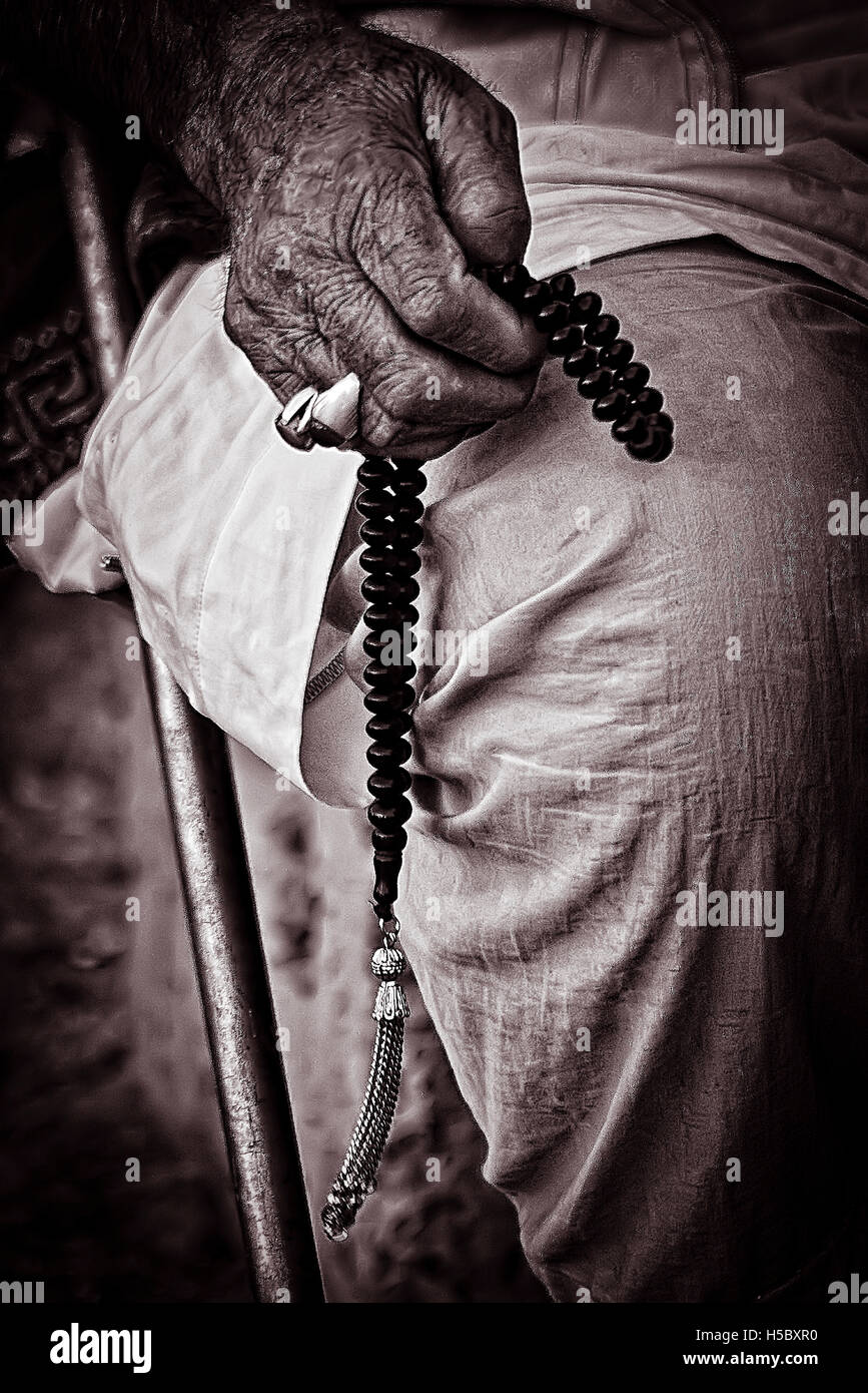 Finger muslim rosary hi-res stock photography and images - Alamy