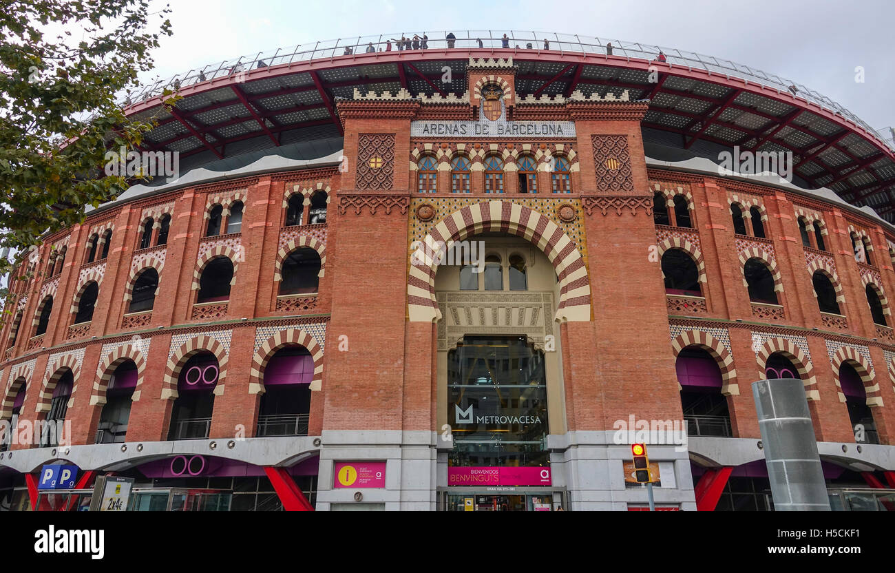 Arena de Barcelona - shopping center Stock Photo - Alamy