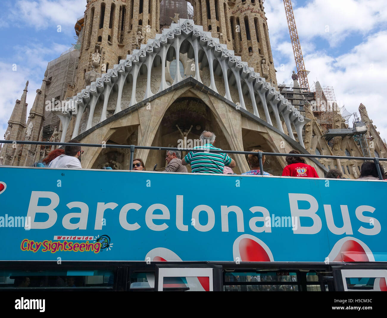 Sightseeing Bus stop Sagrada Familia Stock Photo - Alamy