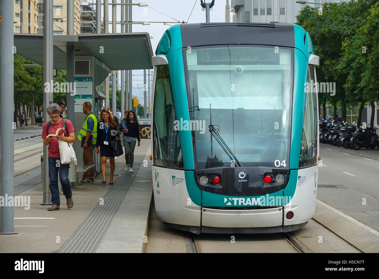 Tramway car in Barcelona waiting at station Stock Photo - Alamy