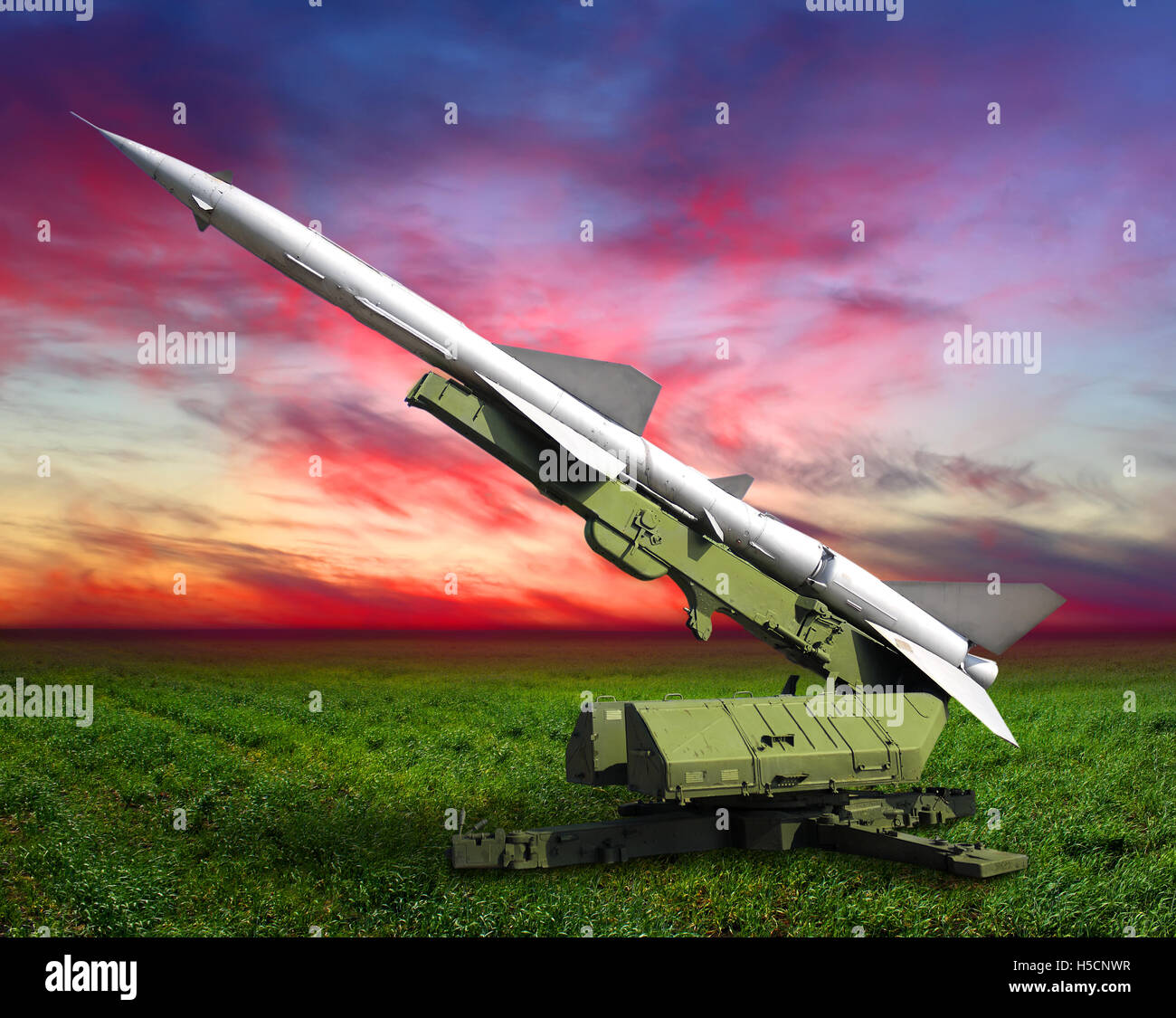 Rocket launcher missile army hi-res stock photography and images - Alamy