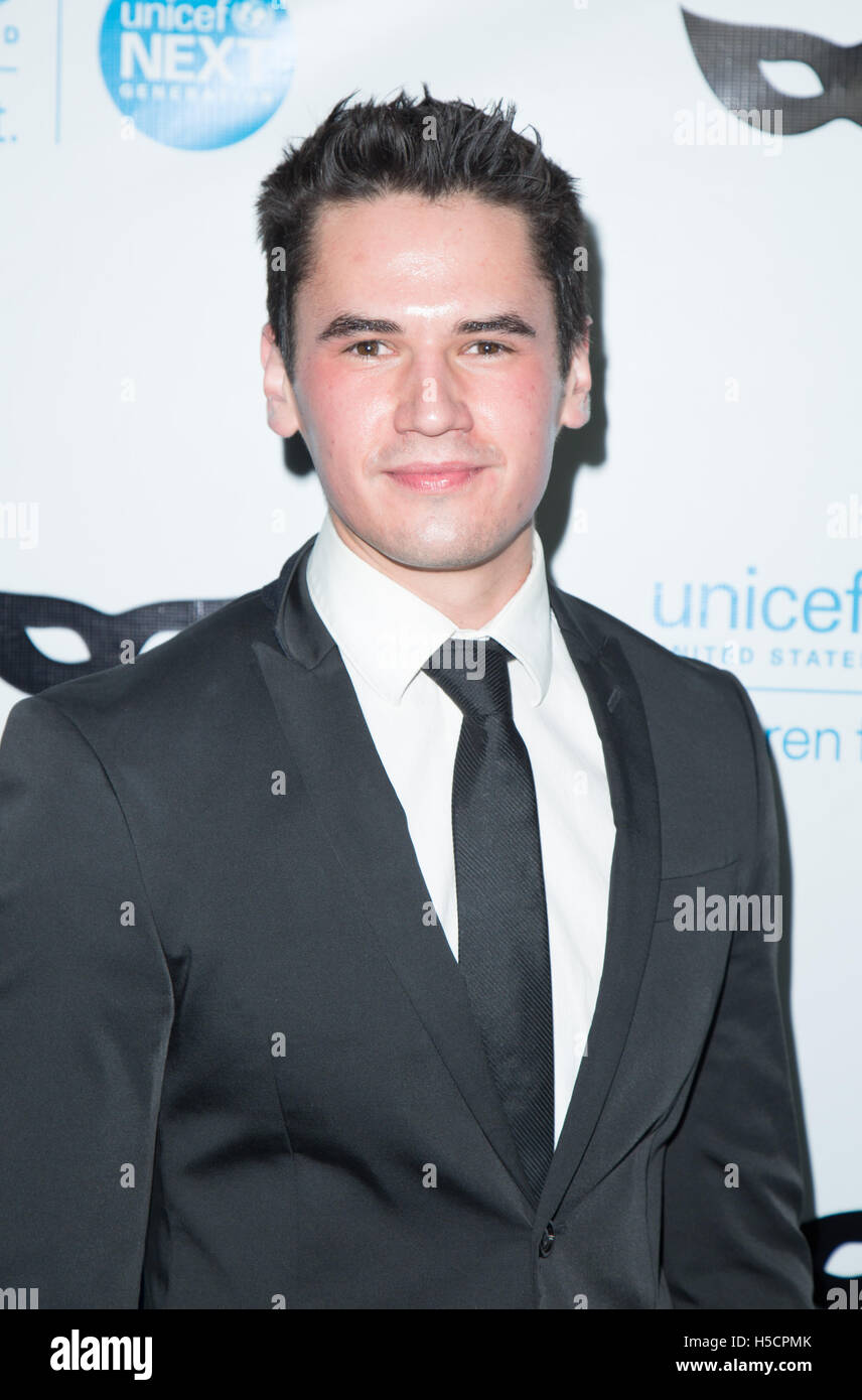 Monty Geer attends UNICEF Black & White Masquerade Ball at Masonic ...