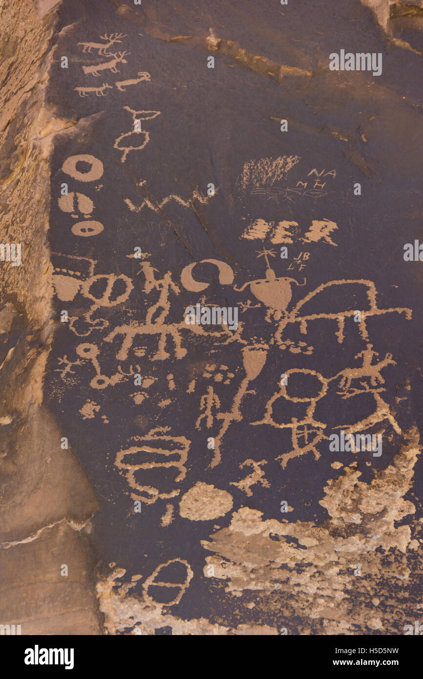 Utah, Newspaper Rock State Historic Monument, petroglyphs Stock Photo ...