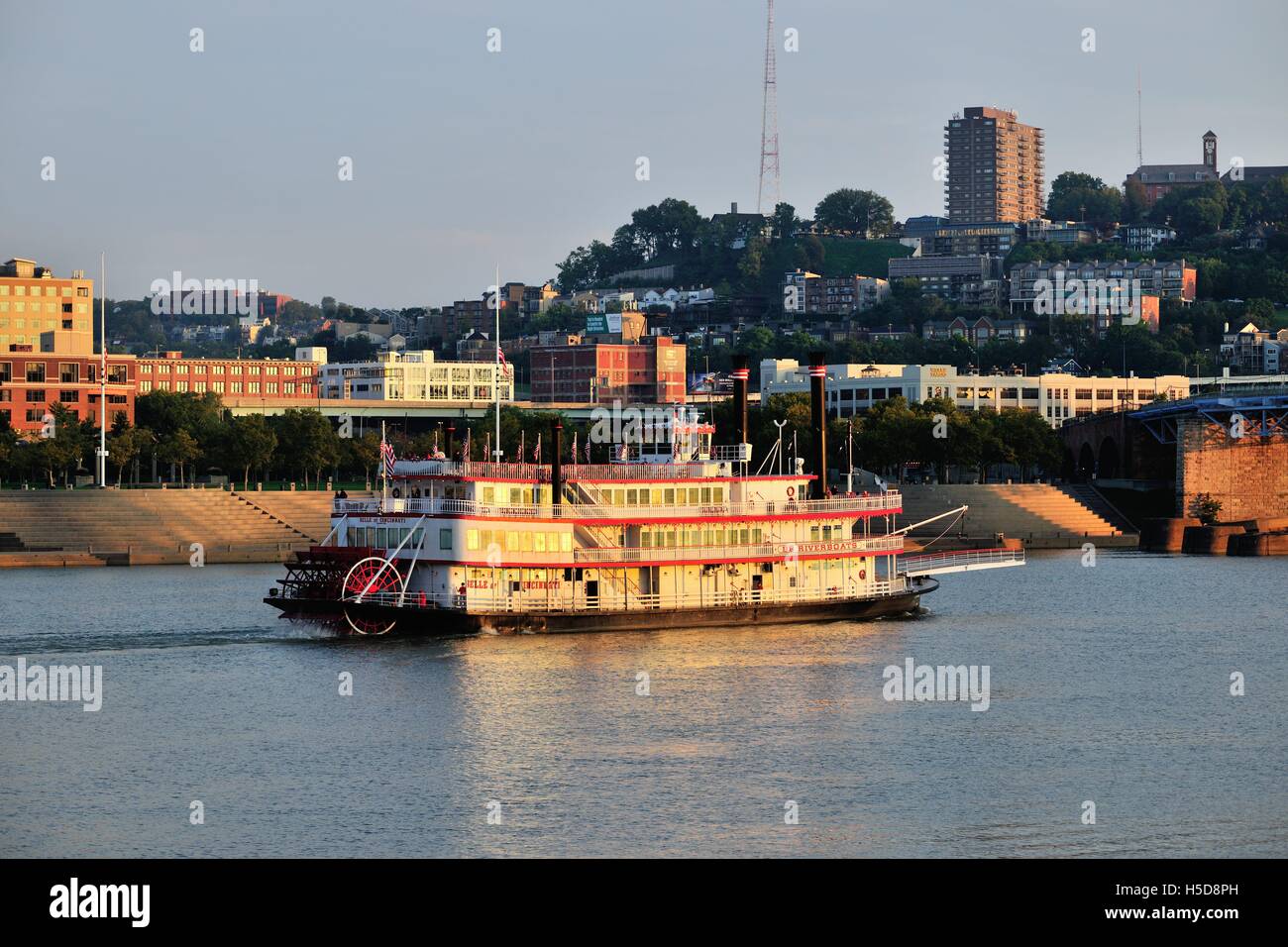 The riverboat Belle of Cincinnati sailing along the Ohio River with ...
