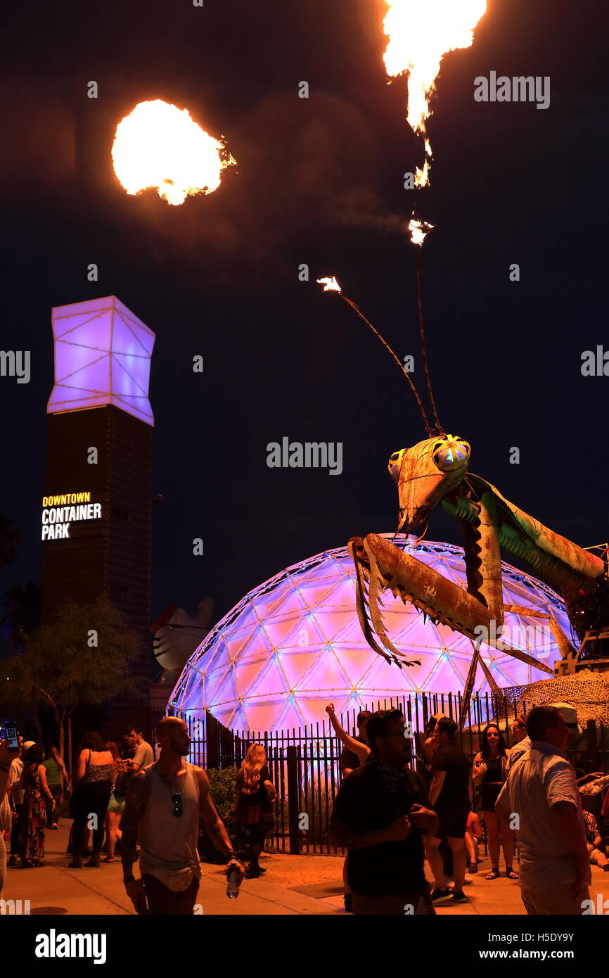 Container park praying mantis hi-res stock photography and images - Alamy