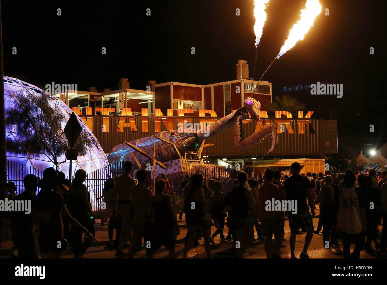 Container park praying mantis hi-res stock photography and images - Alamy
