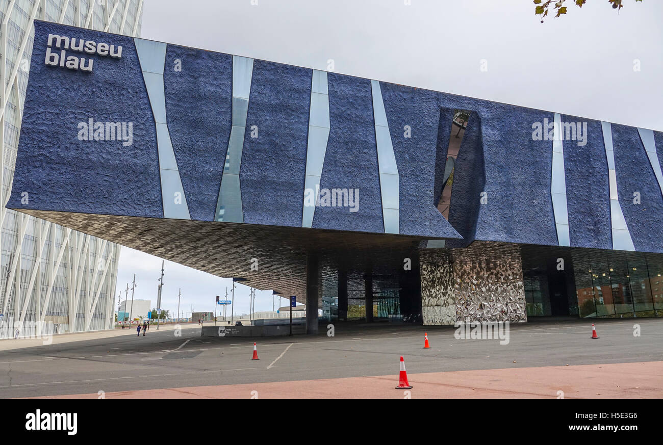 Modern architecture in Barcelona - The Museu Blau Stock Photo - Alamy