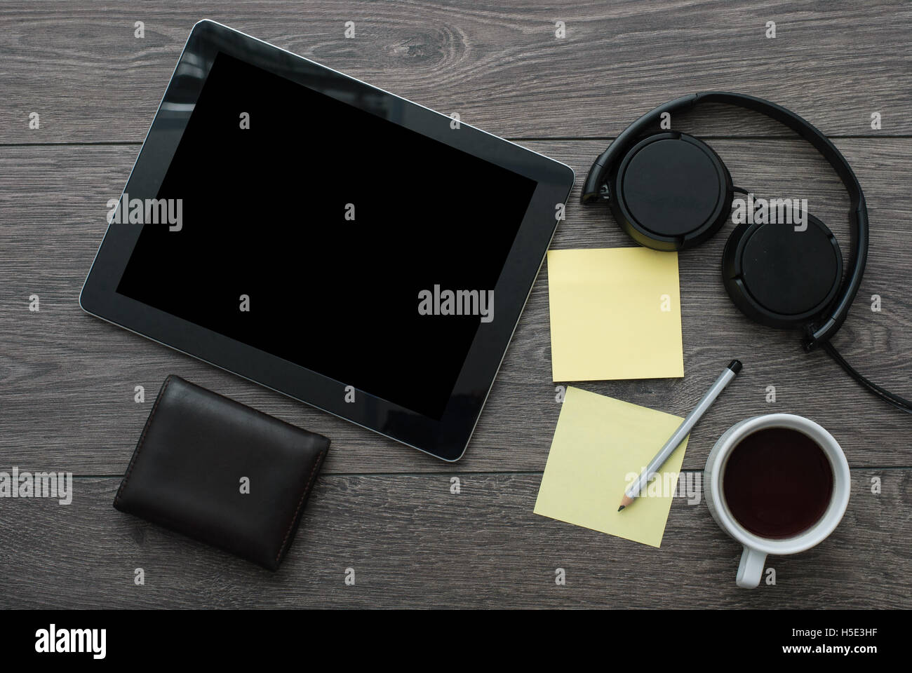 Earphones with pc hi-res stock photography and images - Alamy