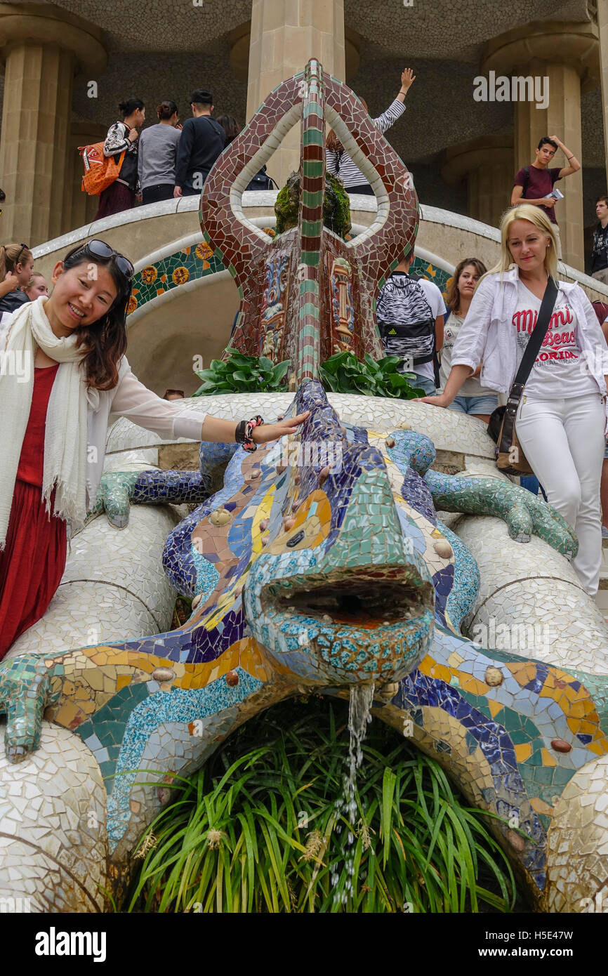 The famous lizard at Park Guell - made of mosaic chips - Antoni Gaudi ...