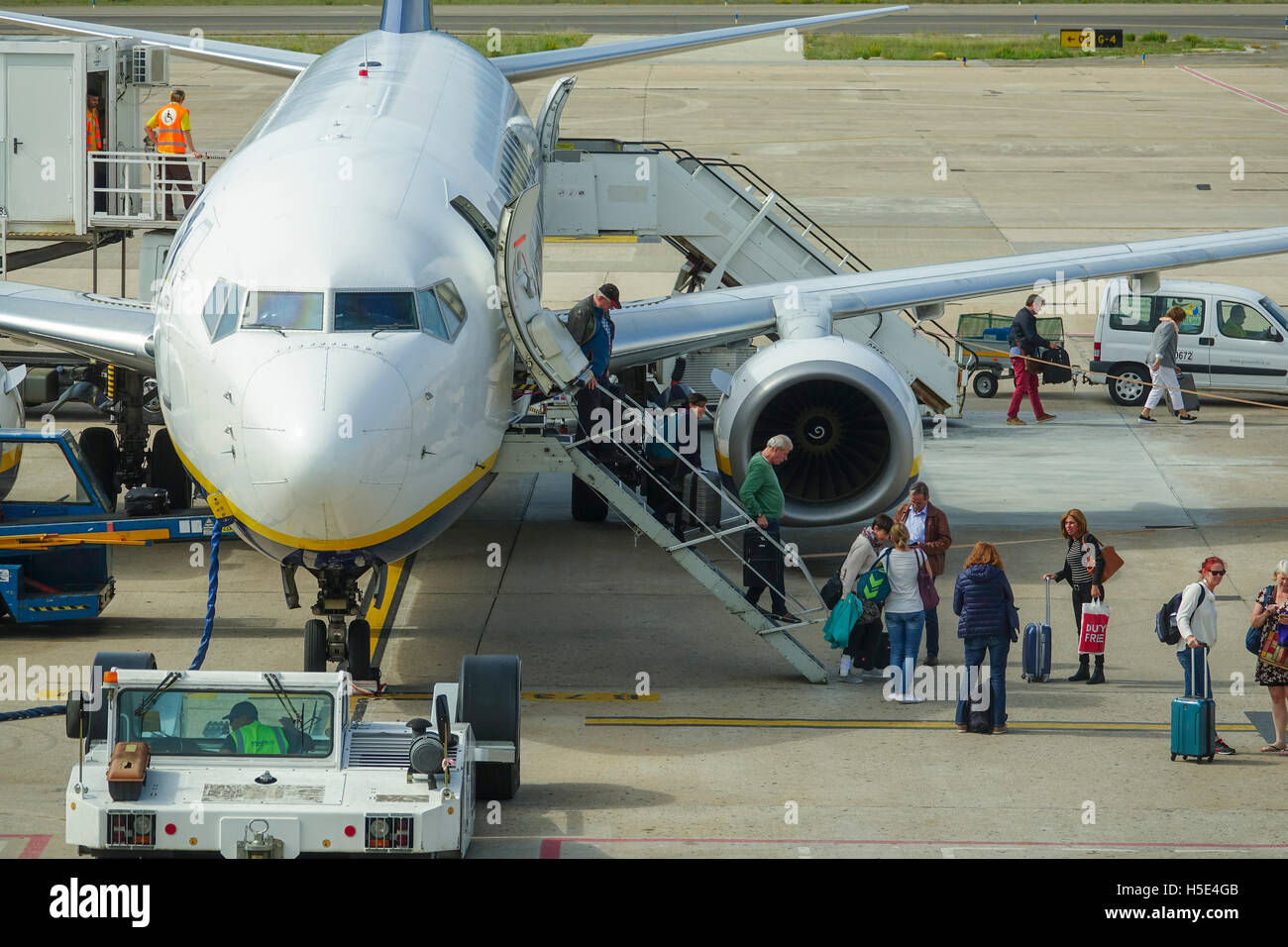 Tourists arriving at destination Stock Photo - Alamy