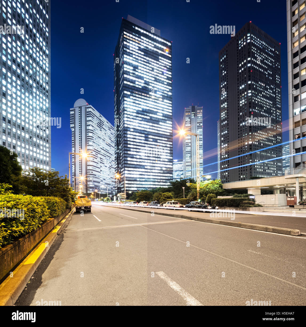 Downtown tokyo architecture hi-res stock photography and images - Alamy