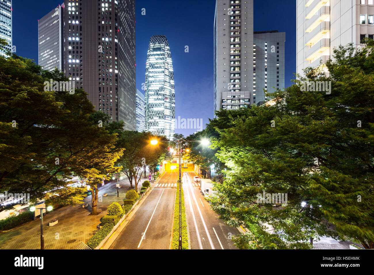 Downtown tokyo architecture hi-res stock photography and images - Alamy