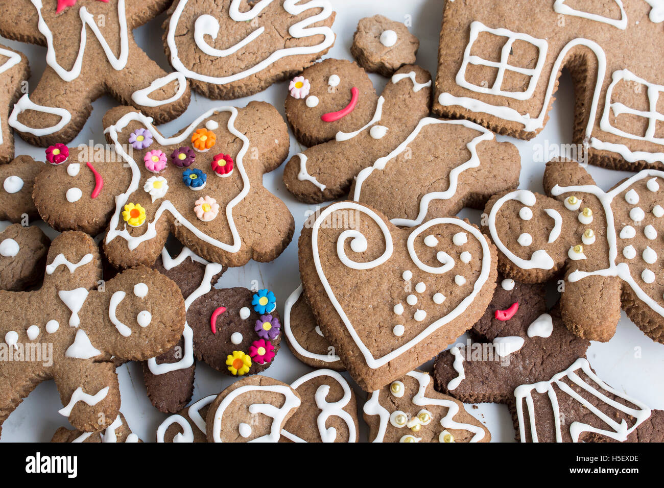 Gingerbread Cookies, Man, Women, Heart, House Stock Photo - Alamy