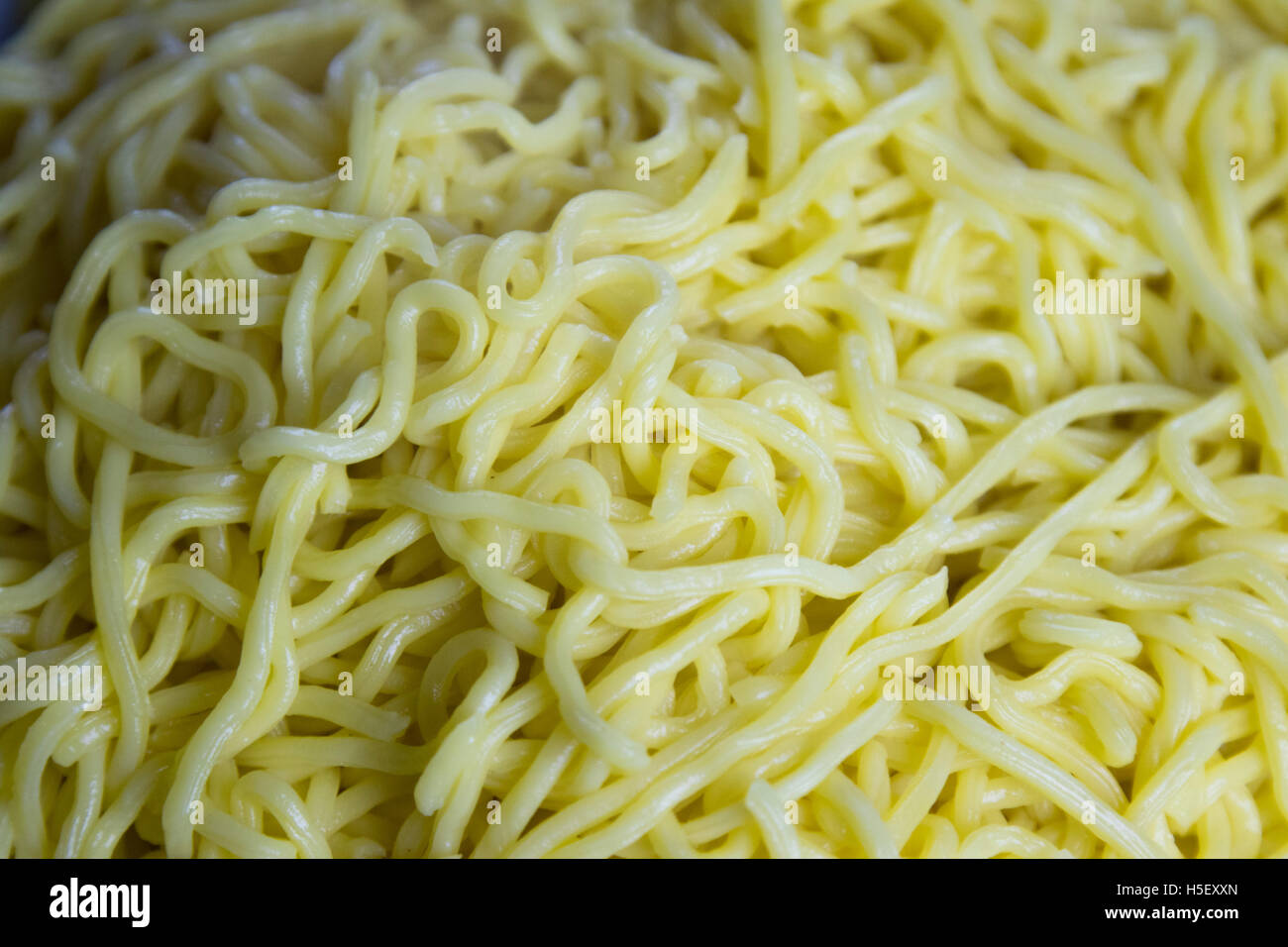 Noodles to go hi-res stock photography and images - Alamy