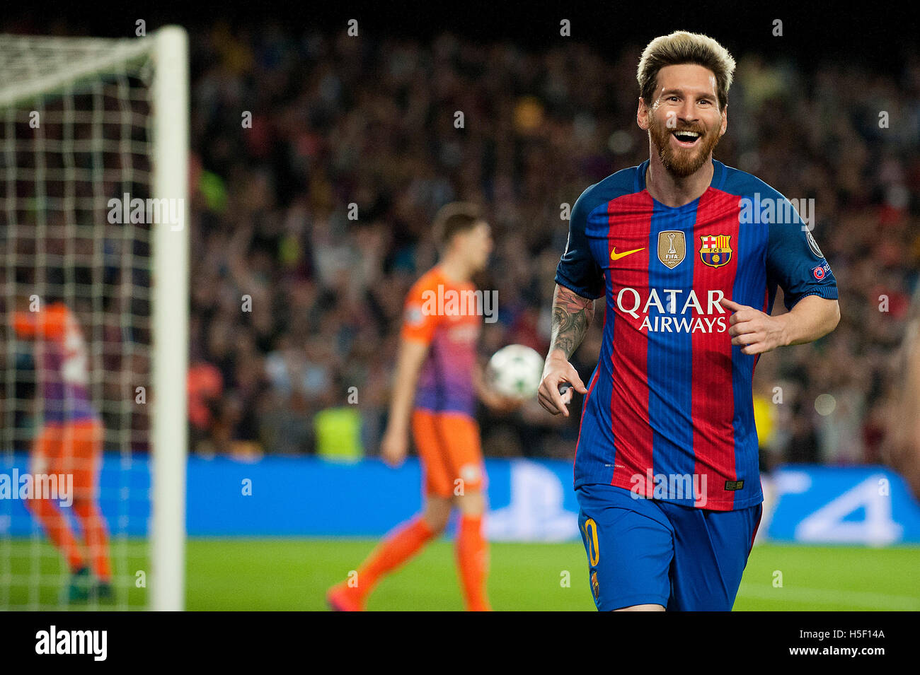 Barcelona, Spain. 19th Oct, 2016. Barcelona's Lionel Messi celebrates ...
