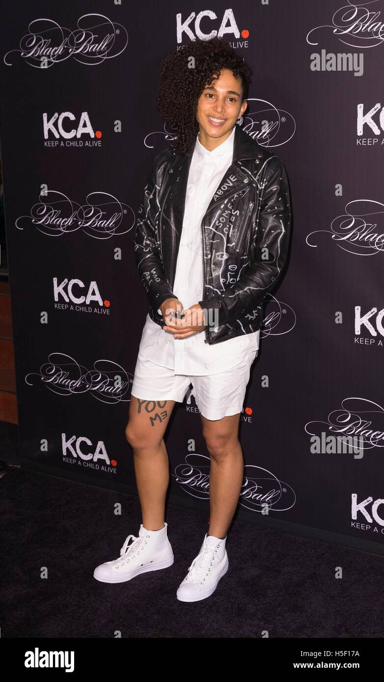 New York, NY, USA. 19th Oct, 2016. Shantell Martin at arrivals for Keep ...