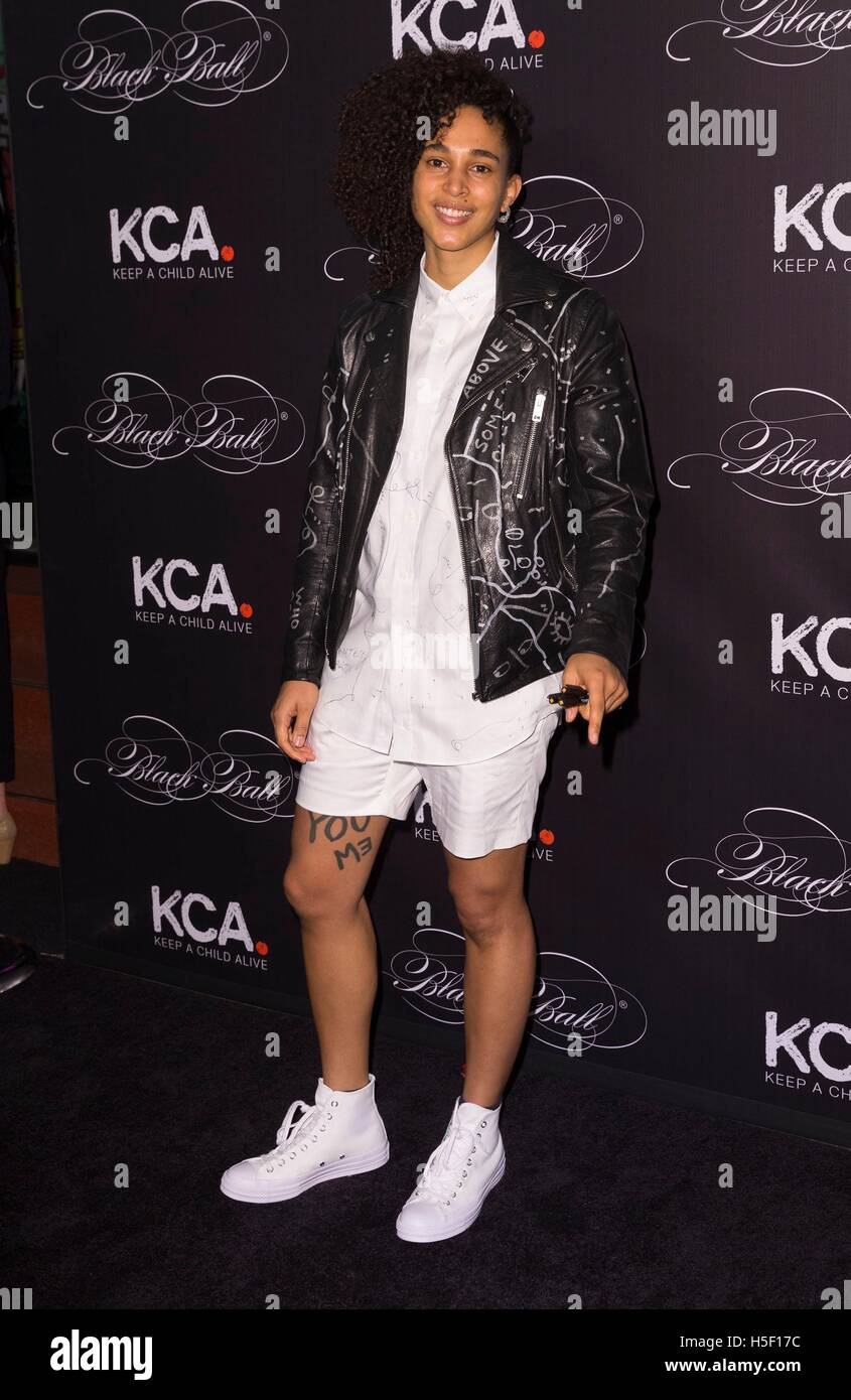 New York, NY, USA. 19th Oct, 2016. Shantell Martin at arrivals for Keep ...
