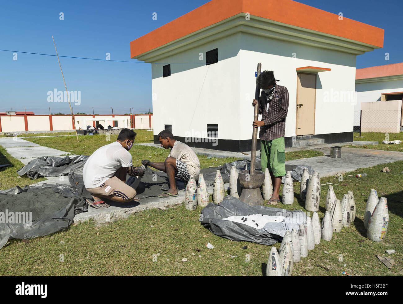 October 19, 2016 - Barpeta, Assam, India - Artisans making traditional ...