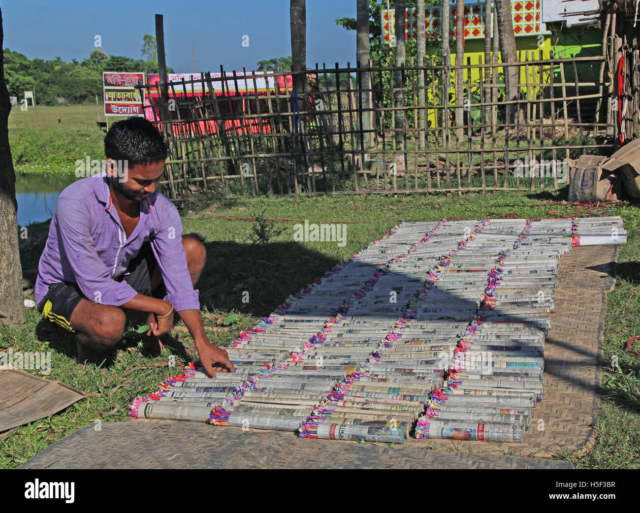 October 20, 2016 - Barpeta, Assam, India - Artisans making traditional ...