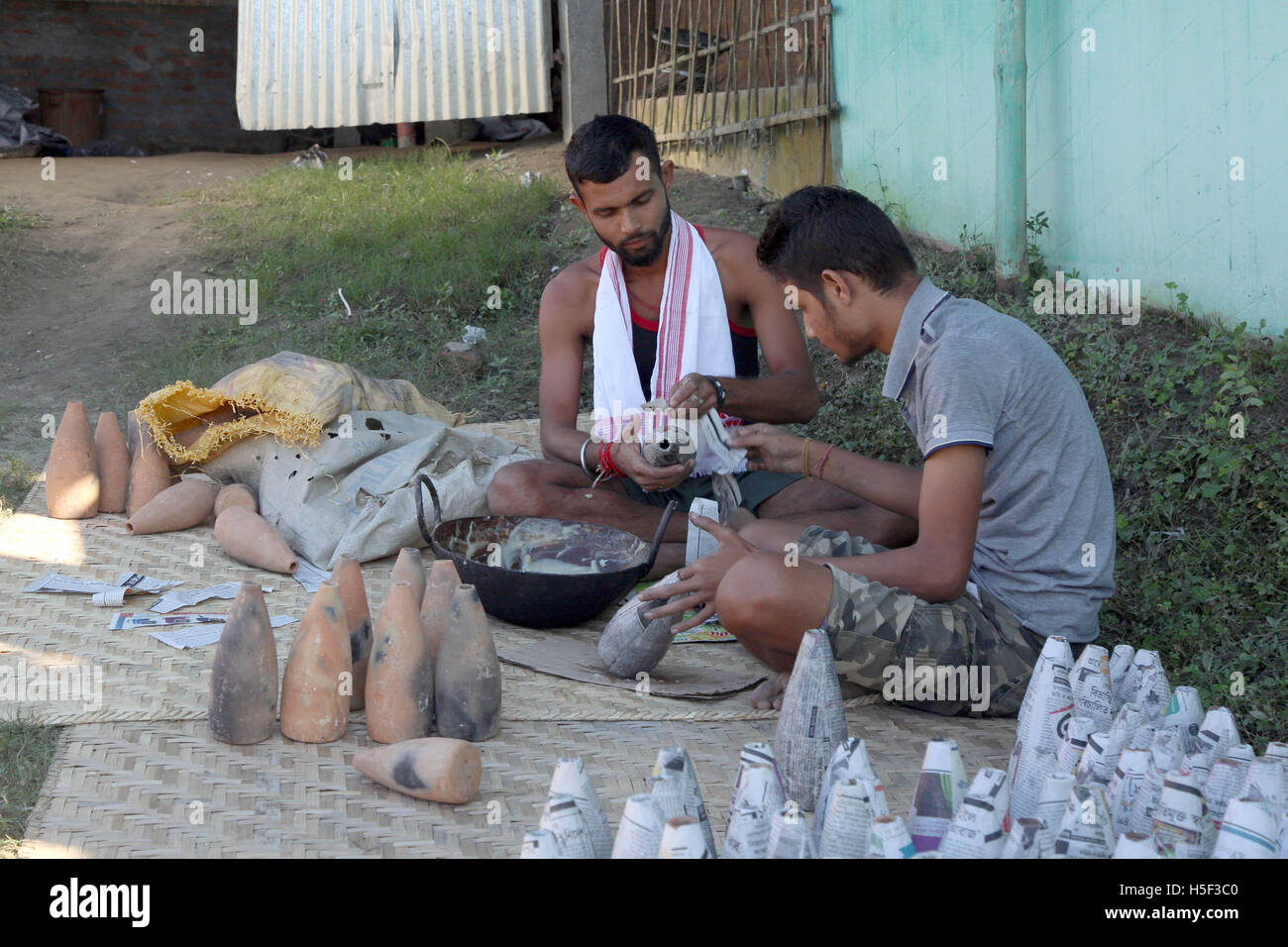 October 20, 2016 - Barpeta, Assam, India - Artisans making traditional ...