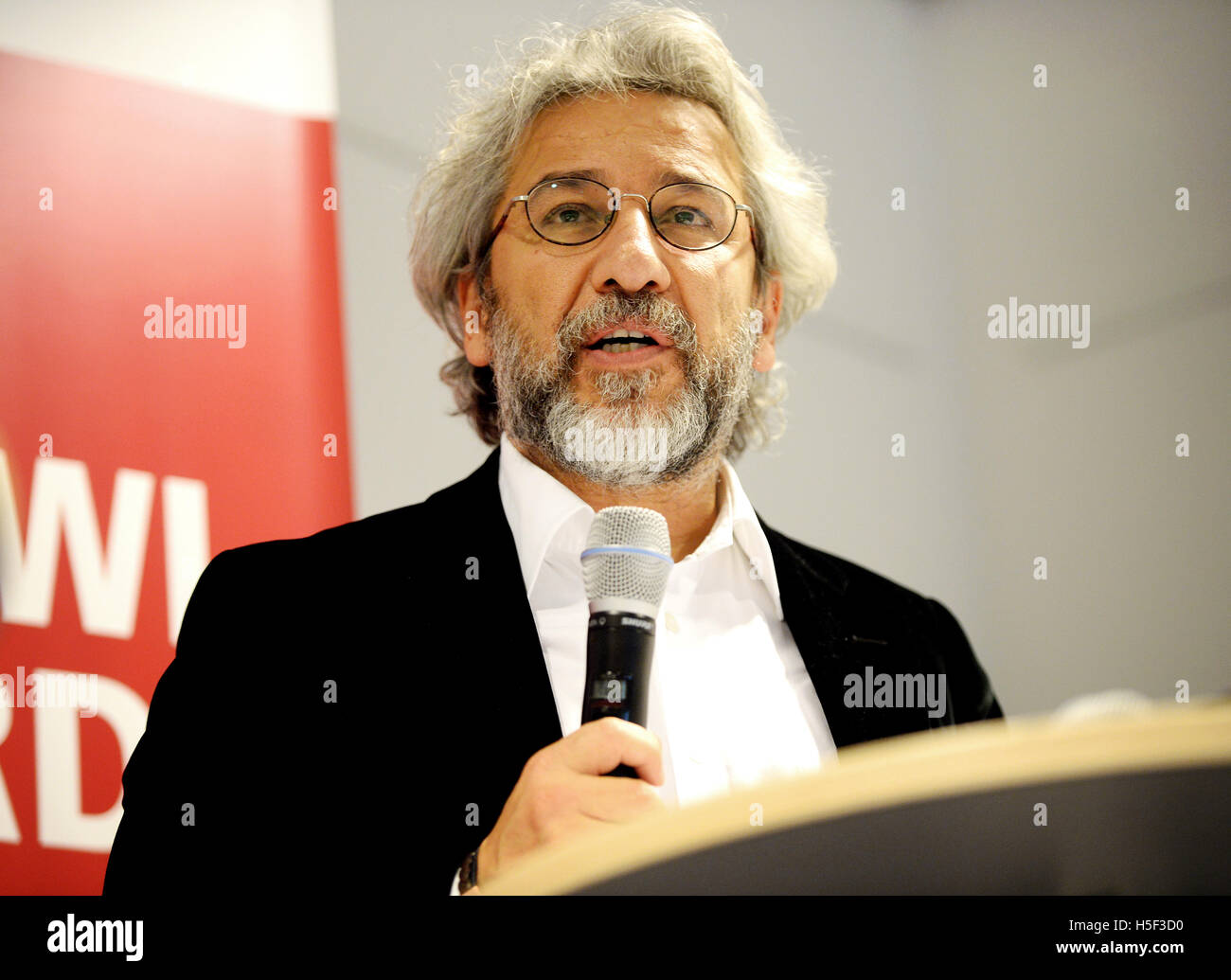 Can Dundar, former editor-in-chief of the Turkish newspaper Cumhuriyet ...