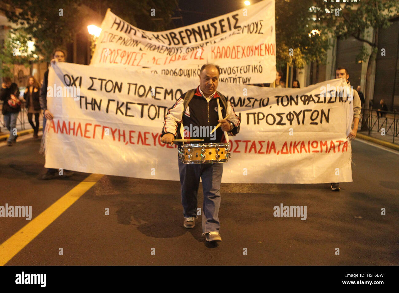 Athens, Greece. 20th Oct, 2016. Protesters chant slogans in an antiwar ...