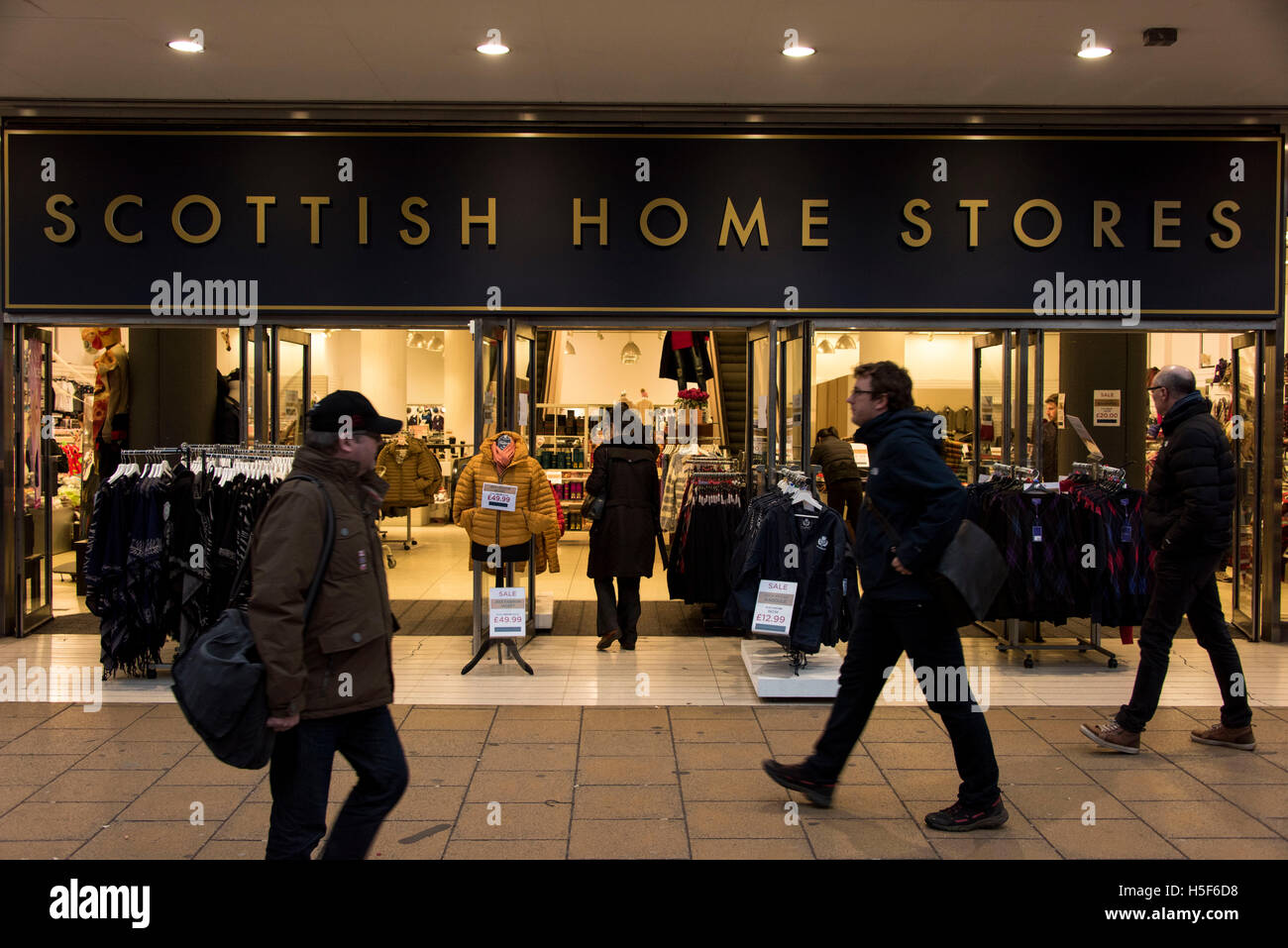 Bhs edinburgh hi-res stock photography and images - Alamy