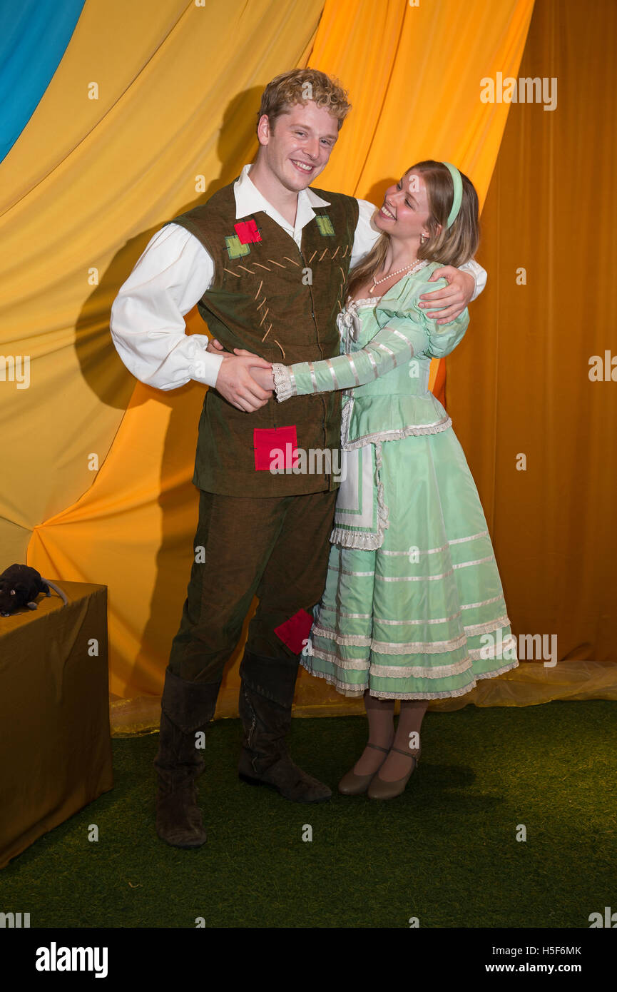 Milton Keynes, UK. 20th October, 2016. Chris Jenkins (Dick Whittington ...