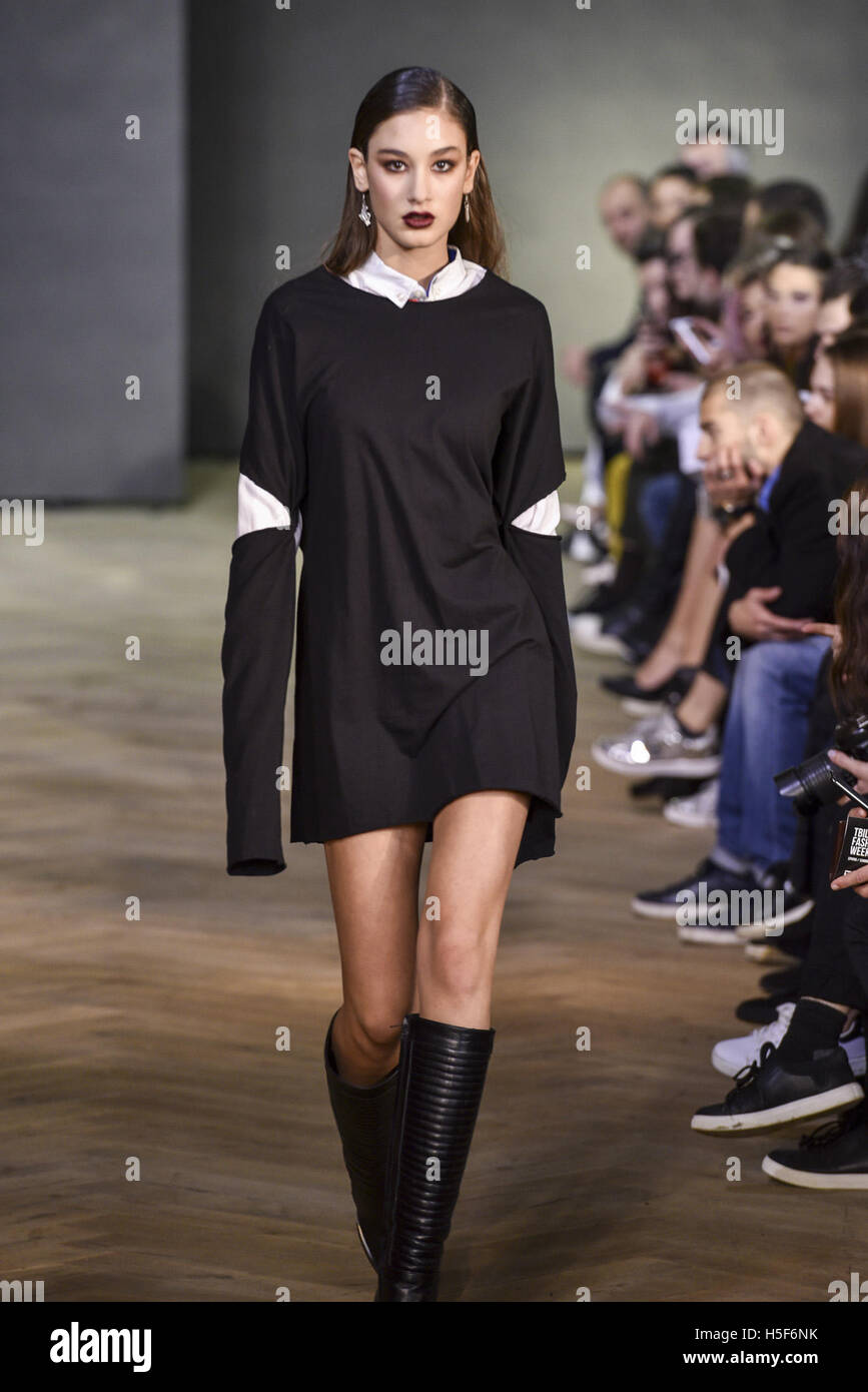 Tbilisi, Georgia. 20th Oct, 2016. A model presents a creation by Tatana ...