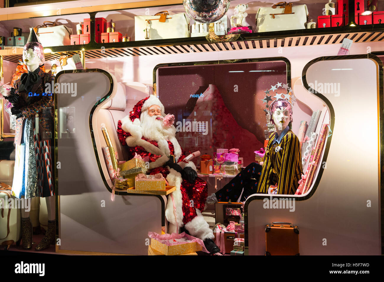 London, UK. 20th Oct, 2016. Selfridges department store is the first ...