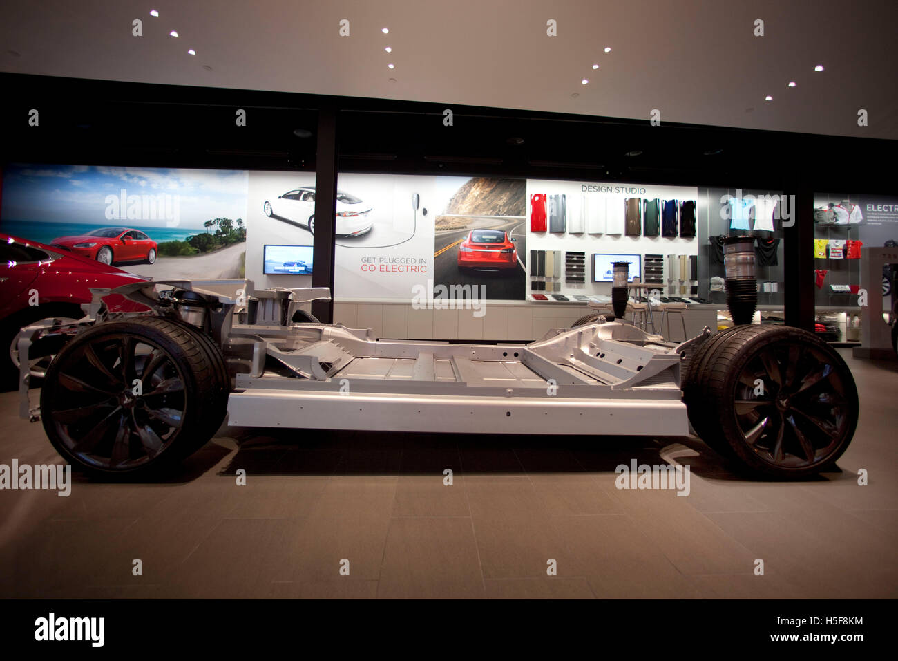 Tesla car battery chassis hi-res stock photography and images - Alamy