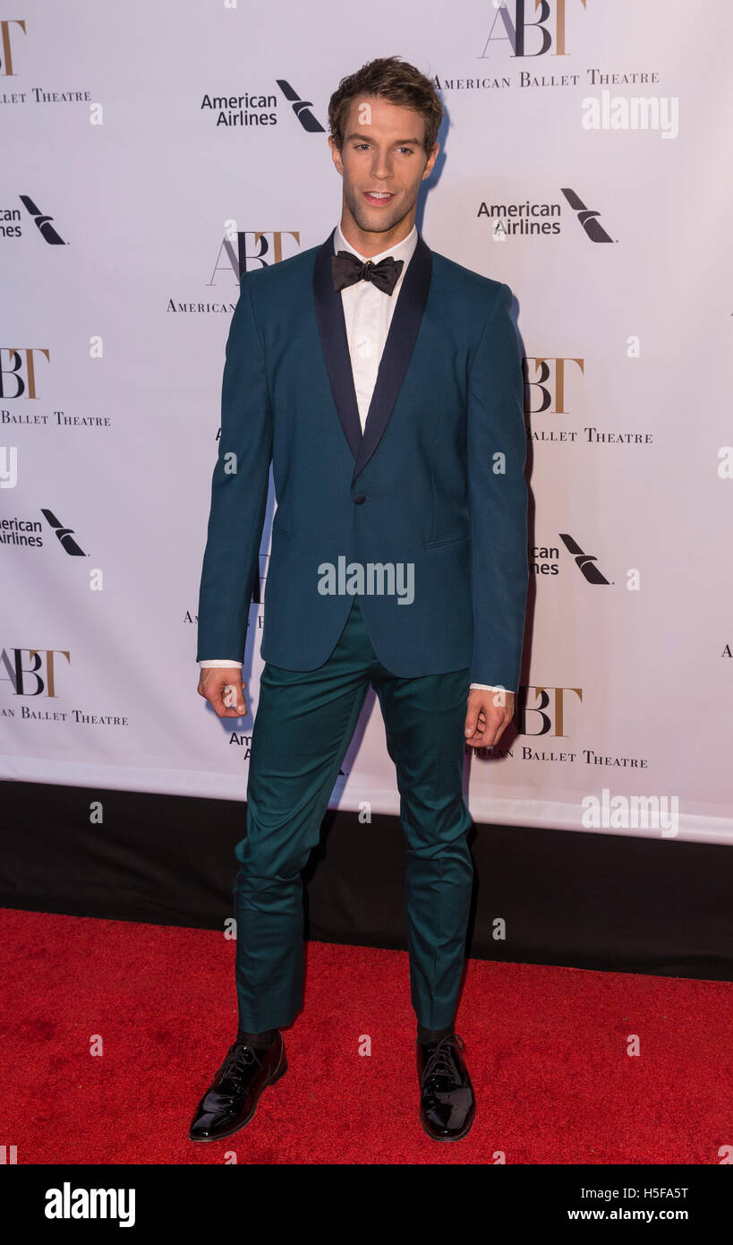 New York, USA. 20th October, 2016. 2016: James Whiteside attends ...