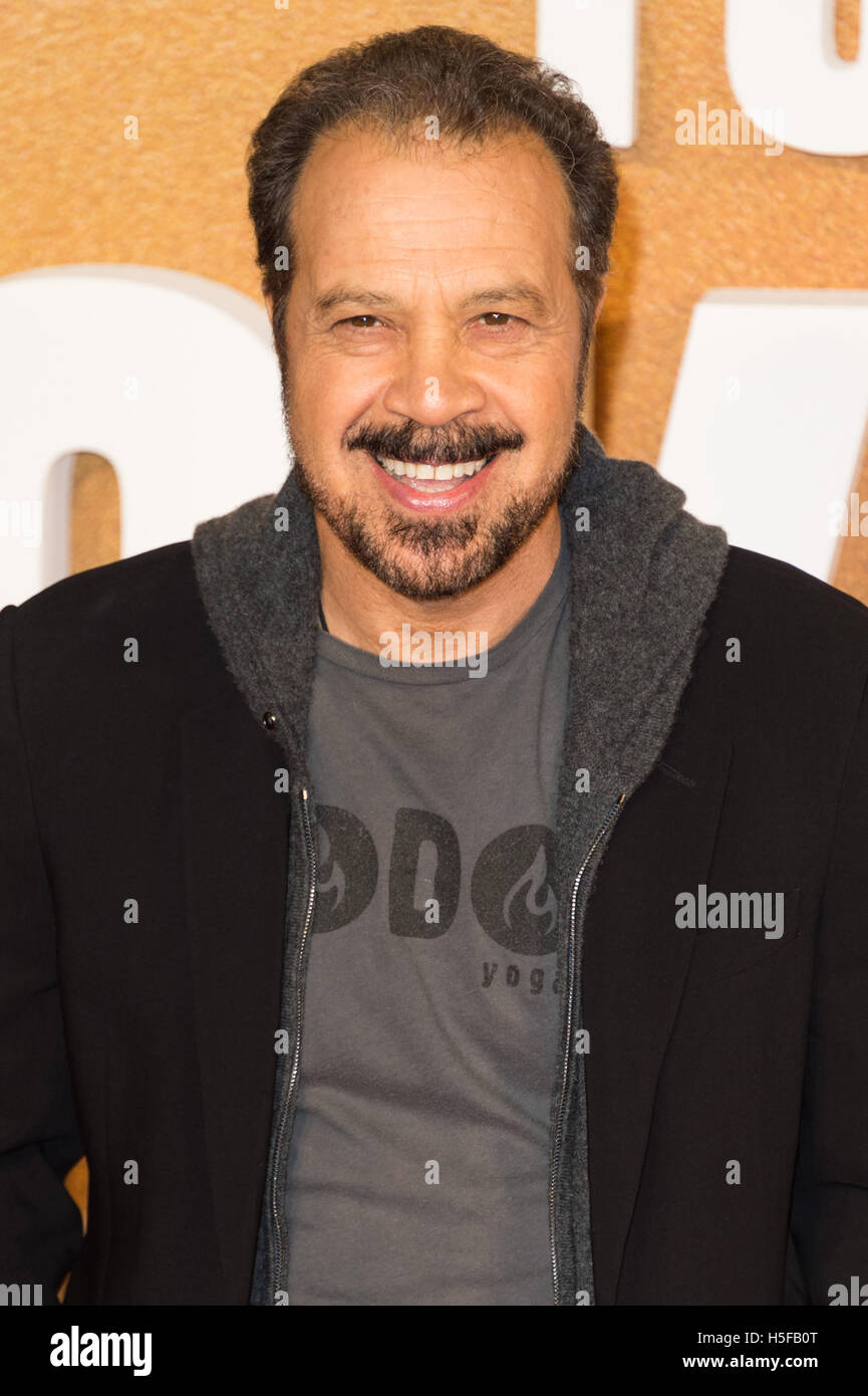 London uk edward zwick at jack reacher hi-res stock photography and ...