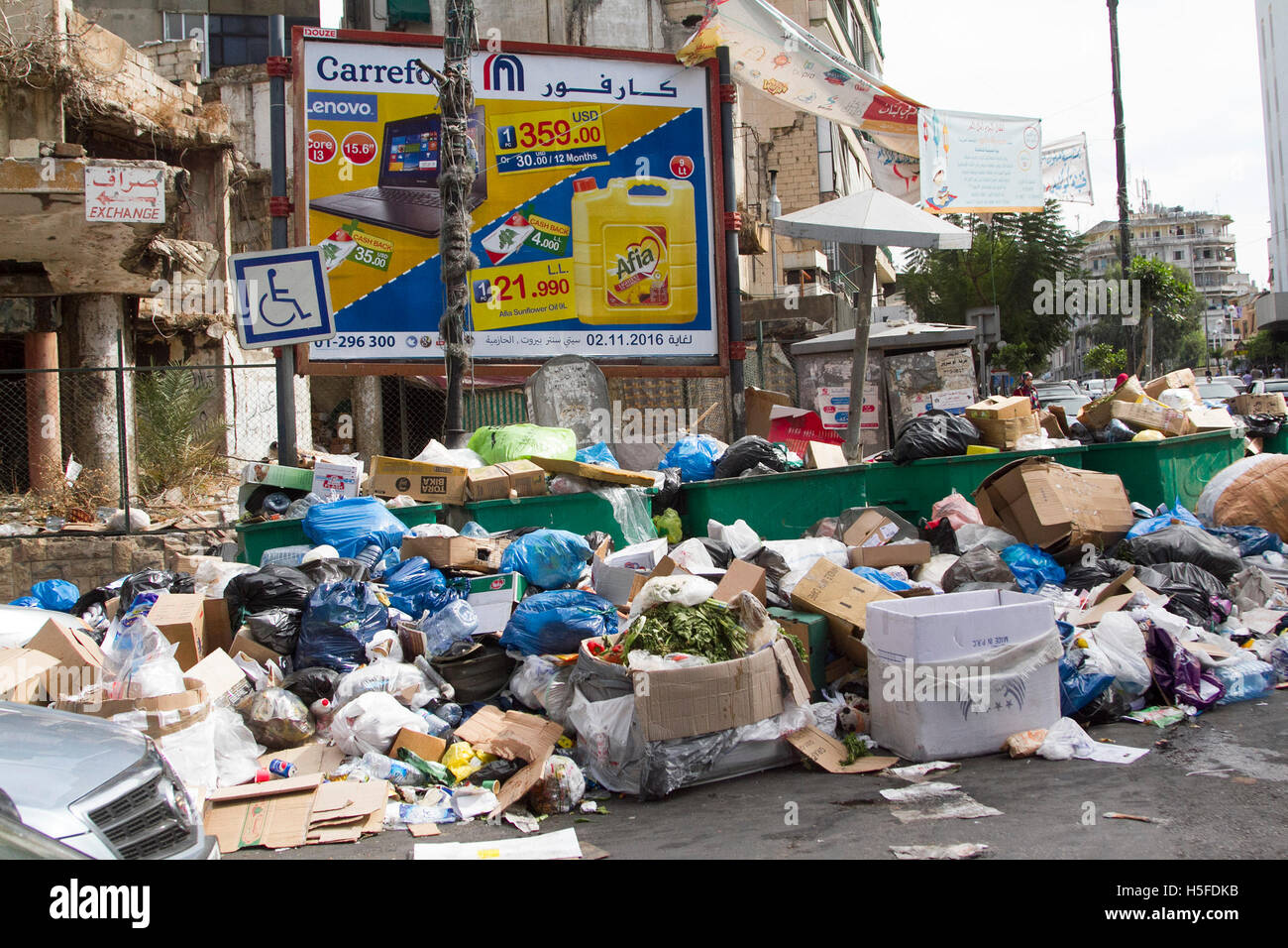 Beirut Lebanon. 21st October 2016. Uncollected Rubbish bags start to ...
