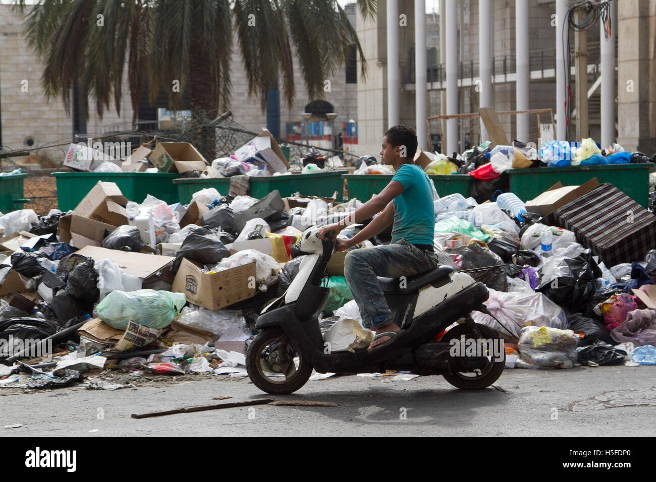 Beirut Lebanon. 21st October 2016. Uncollected Rubbish bags start to ...
