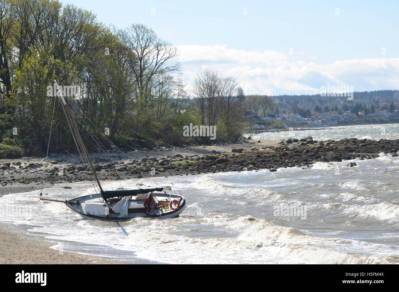 Beached sailboat hi-res stock photography and images - Alamy