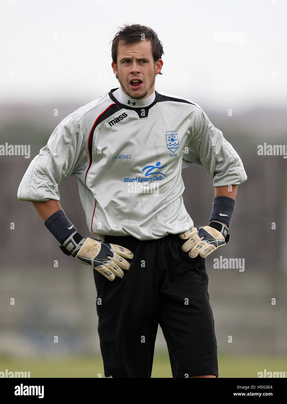 Rob Budd of Ilford - Aveley vs Ilford - FA Challenge Trophy Preliminary ...
