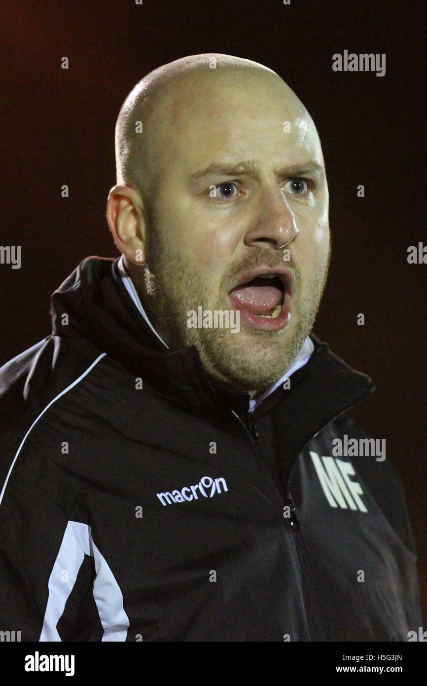 Barkingside manager Matt Frew - Barkingside vs Redbridge - Ryman League ...