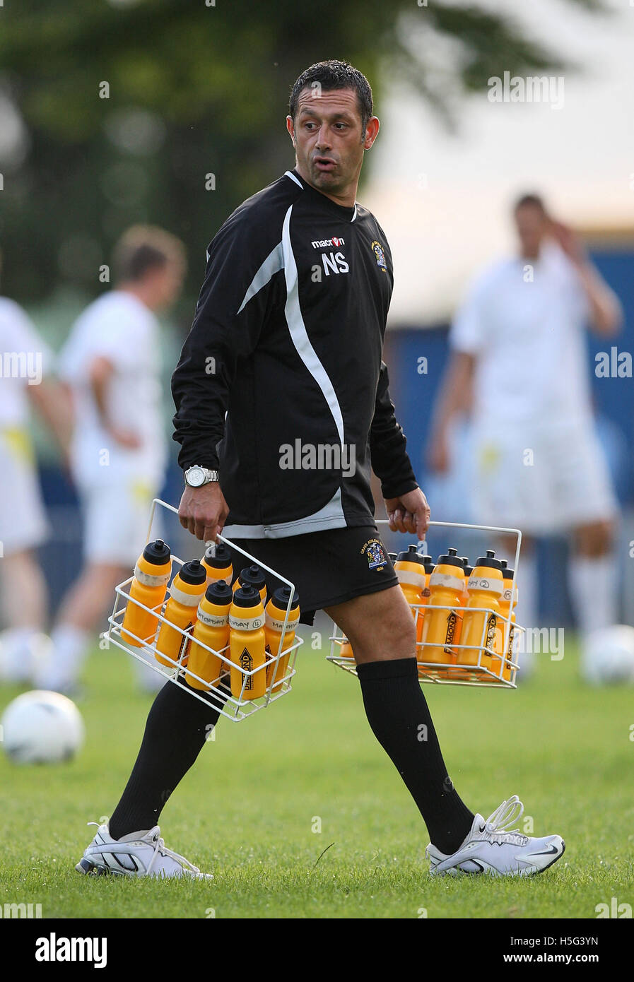 Grays Athletic Coach Neil Smith - Braintree Town vs Grays Athletic ...