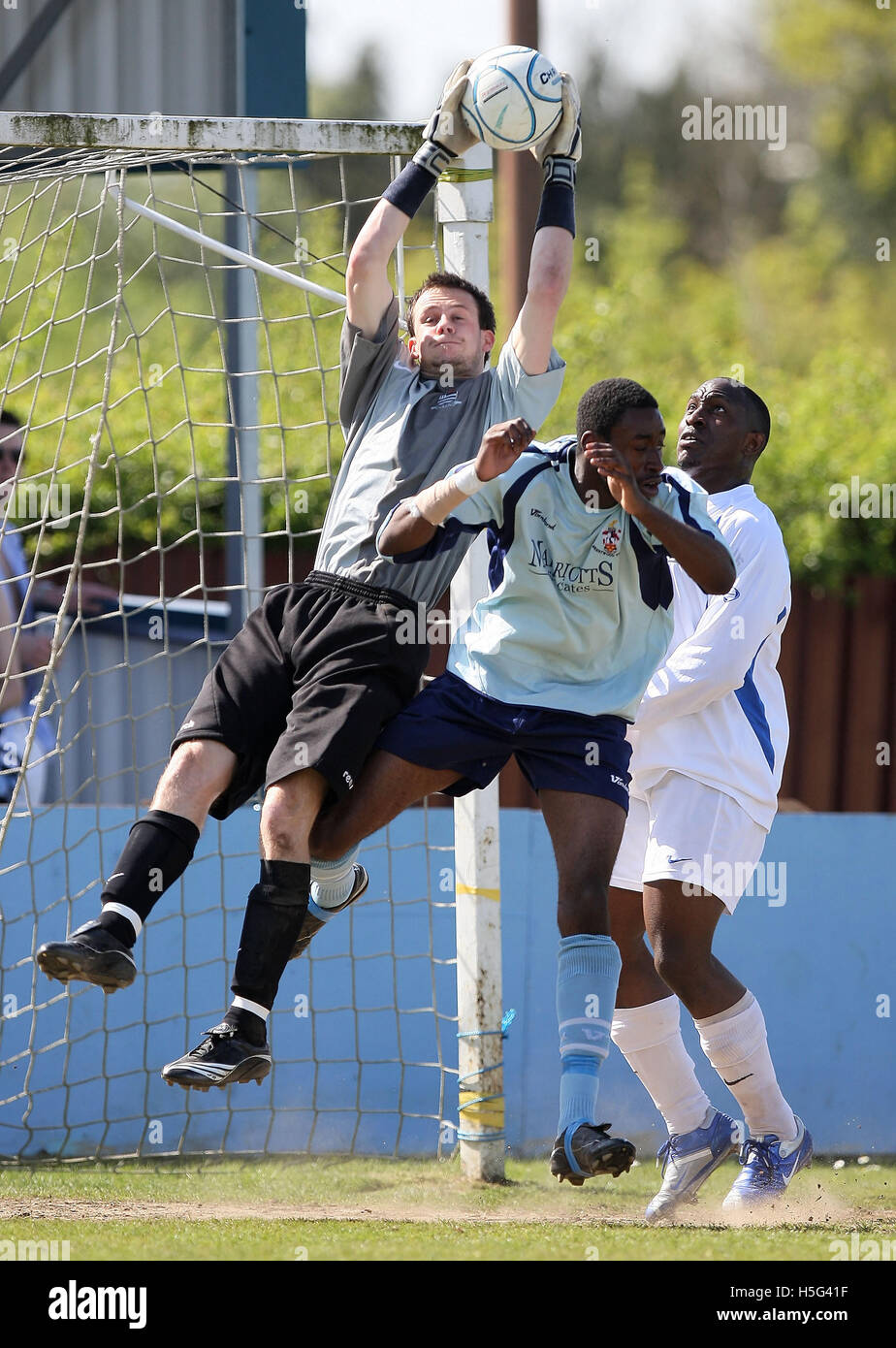 Redbridge goalkeeper hi-res stock photography and images - Alamy