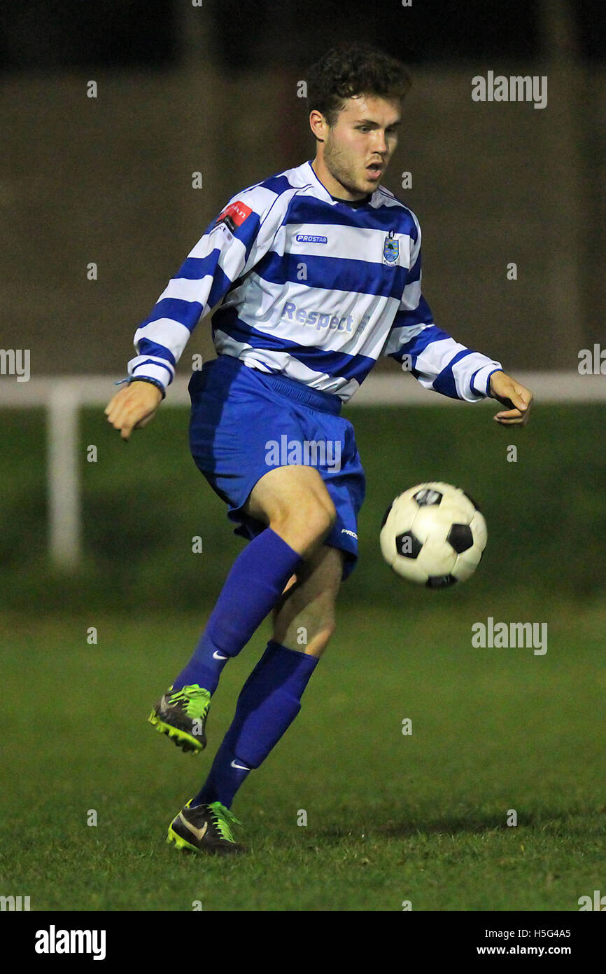 Frankie Sinclair of Ilford - Clapton vs Ilford - Essex Senior League ...