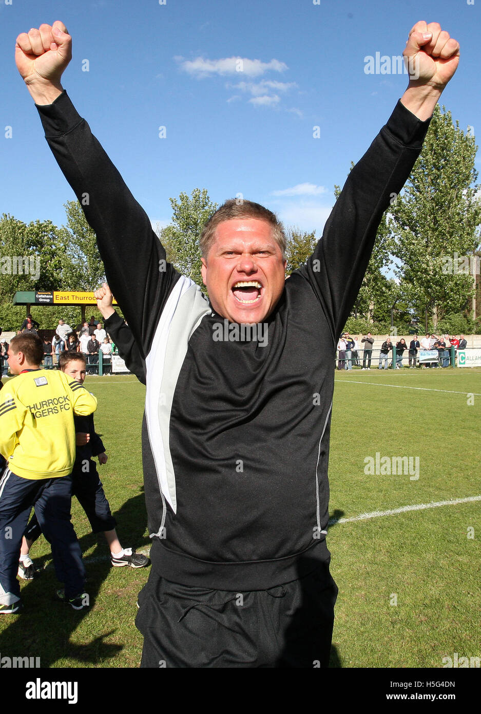Aveley manager Rod Stringer celebrates winning the League Title - East ...