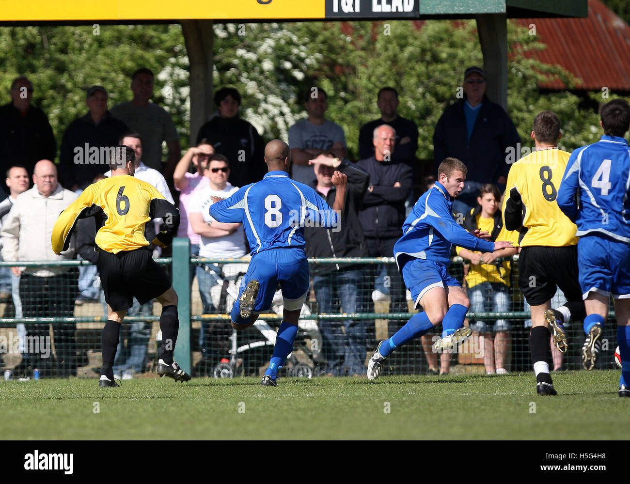 Steve Harrison (6) scores the first goal for East Thurrock - East ...